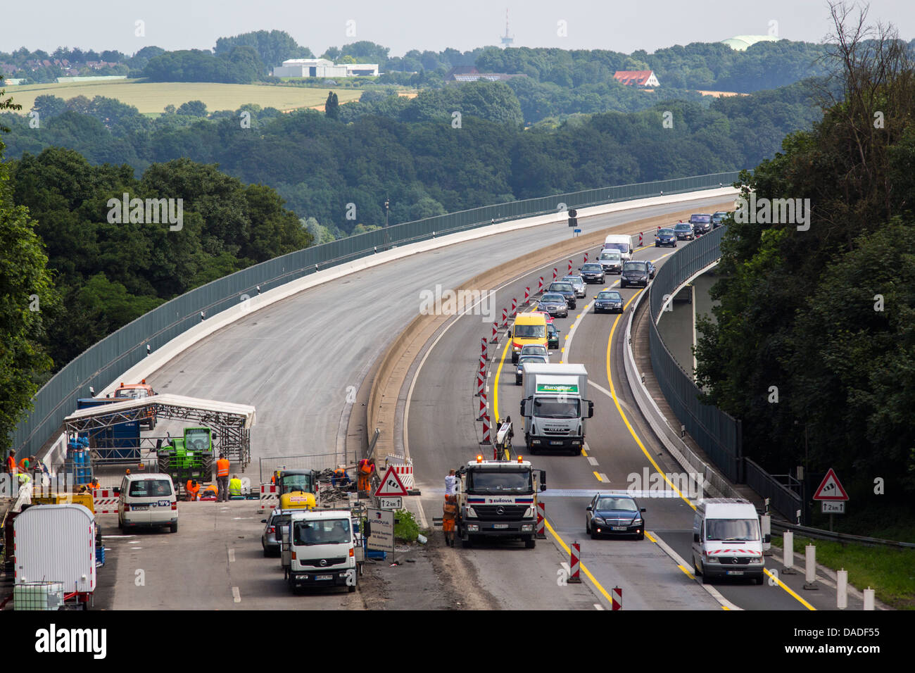 Autobahn construction hi-res stock photography and images - Alamy