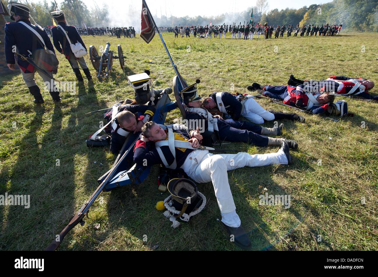 Play dead hi-res stock photography and images - Alamy