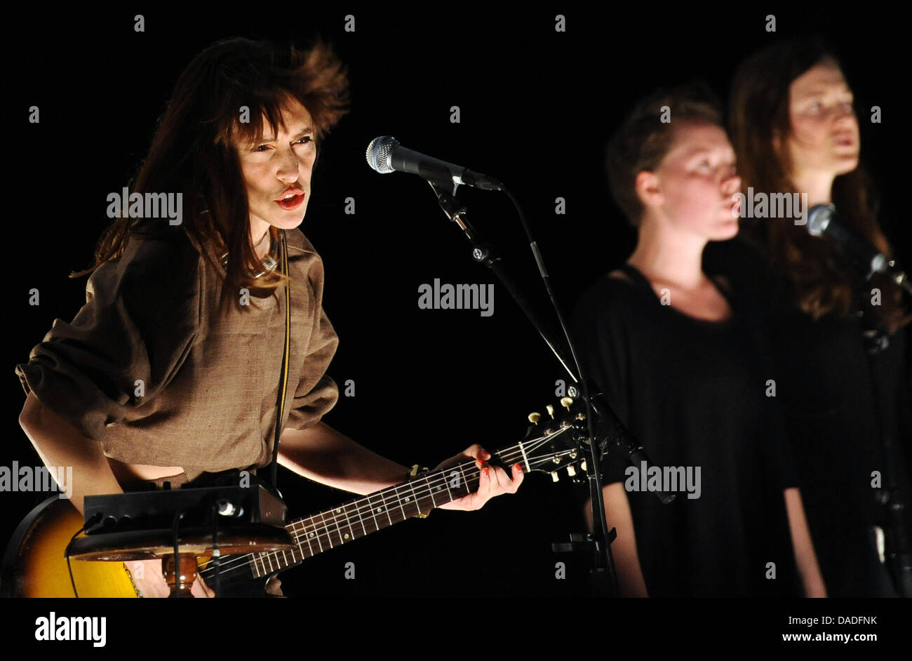 Leslie feist hi-res stock photography and images - Alamy