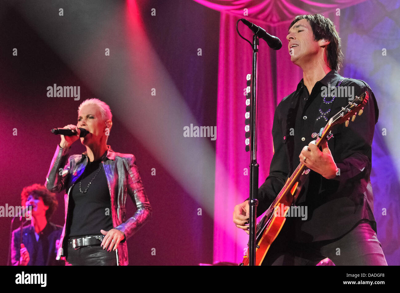Per gessle and marie fredriksson hi-res stock photography and images ...