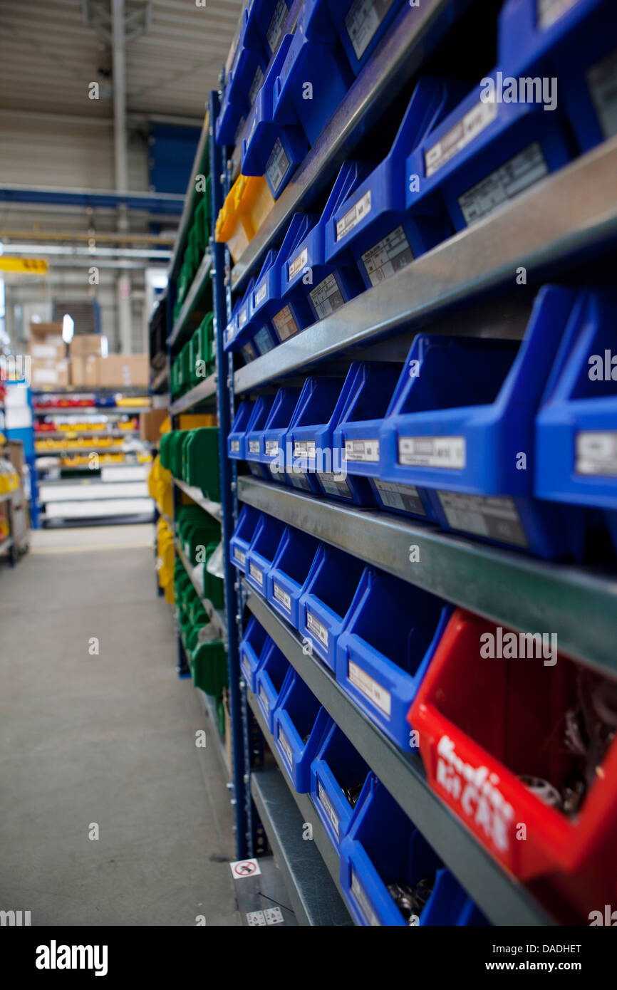 Factory stockroom boxes on shelf hi-res stock photography and images ...