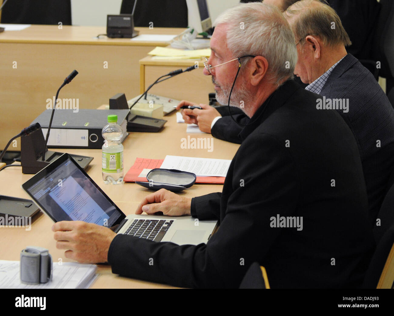 Doctor accused murder hi-res stock photography and images - Alamy