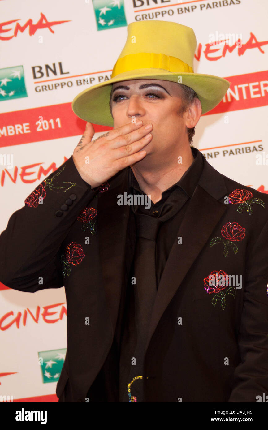 Boy george in italy hi-res stock photography and images - Alamy