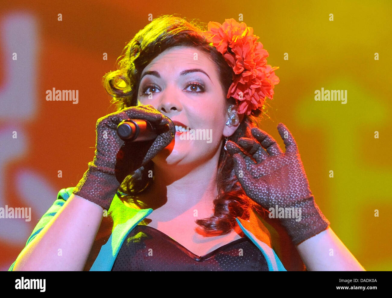 Dutch singer caro emerald performs hi-res stock photography and images ...