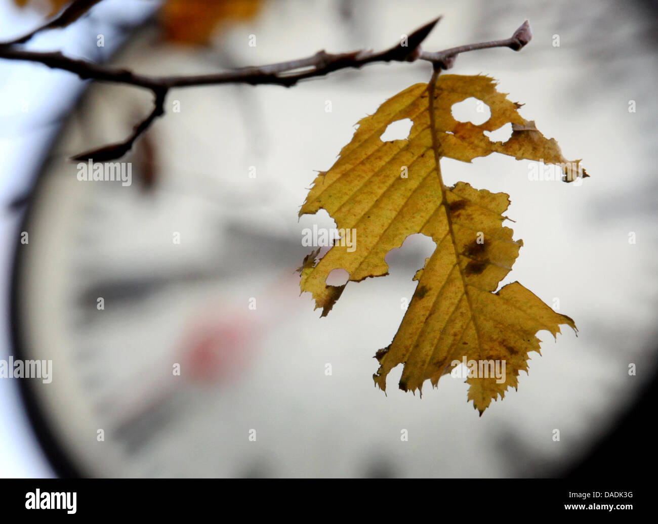 Resetting clocks hi-res stock photography and images - Alamy