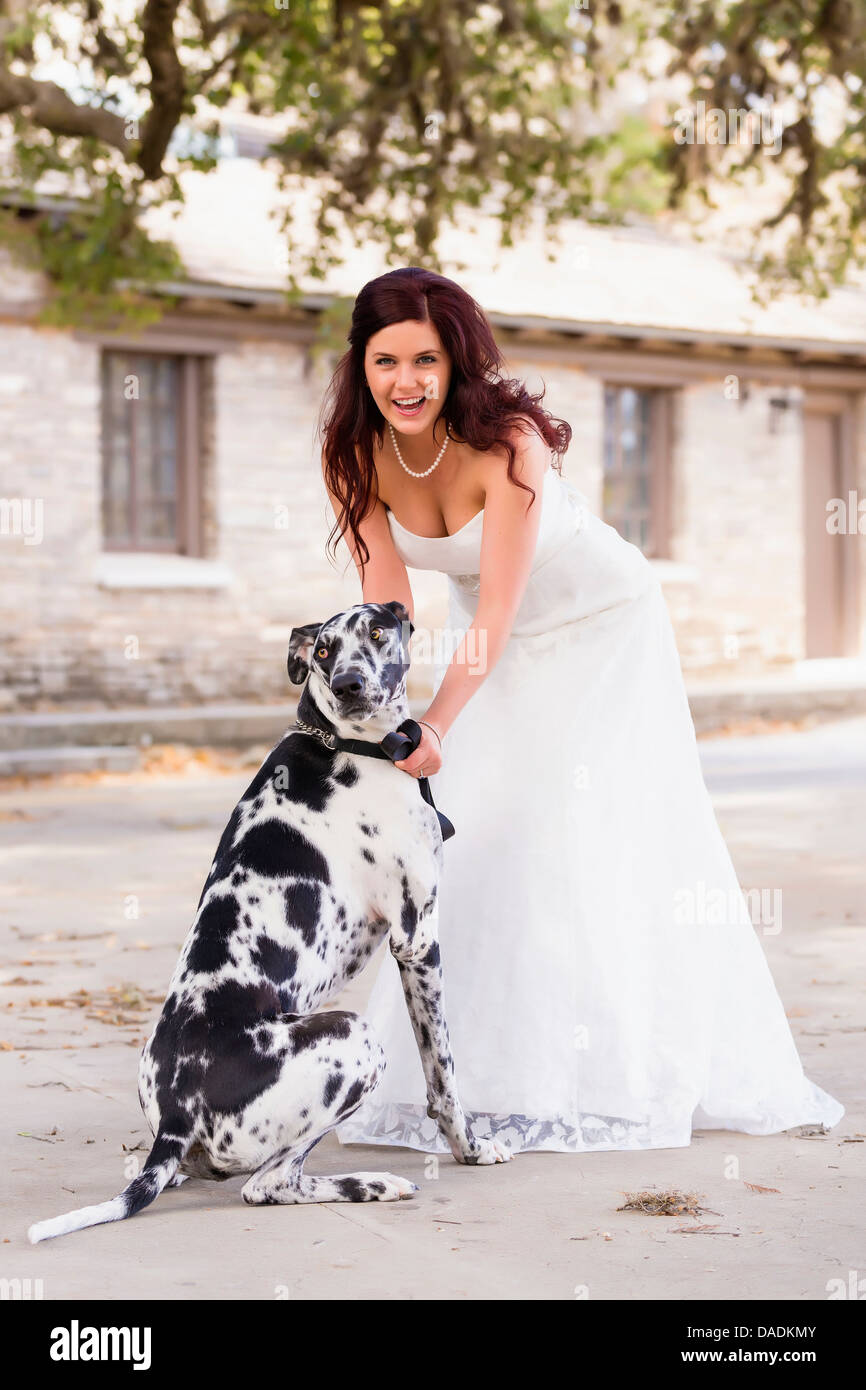 Potrait of young bride with dog hi-res stock photography and images - Alamy