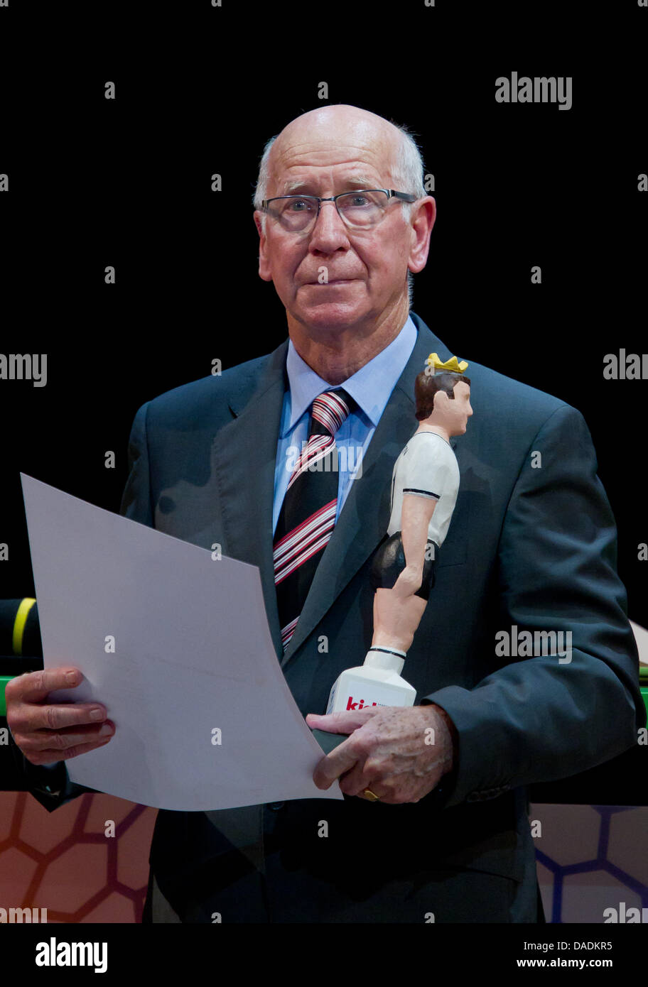 British soccer legend Bobby Charlton holds the German Soccer Culture ...