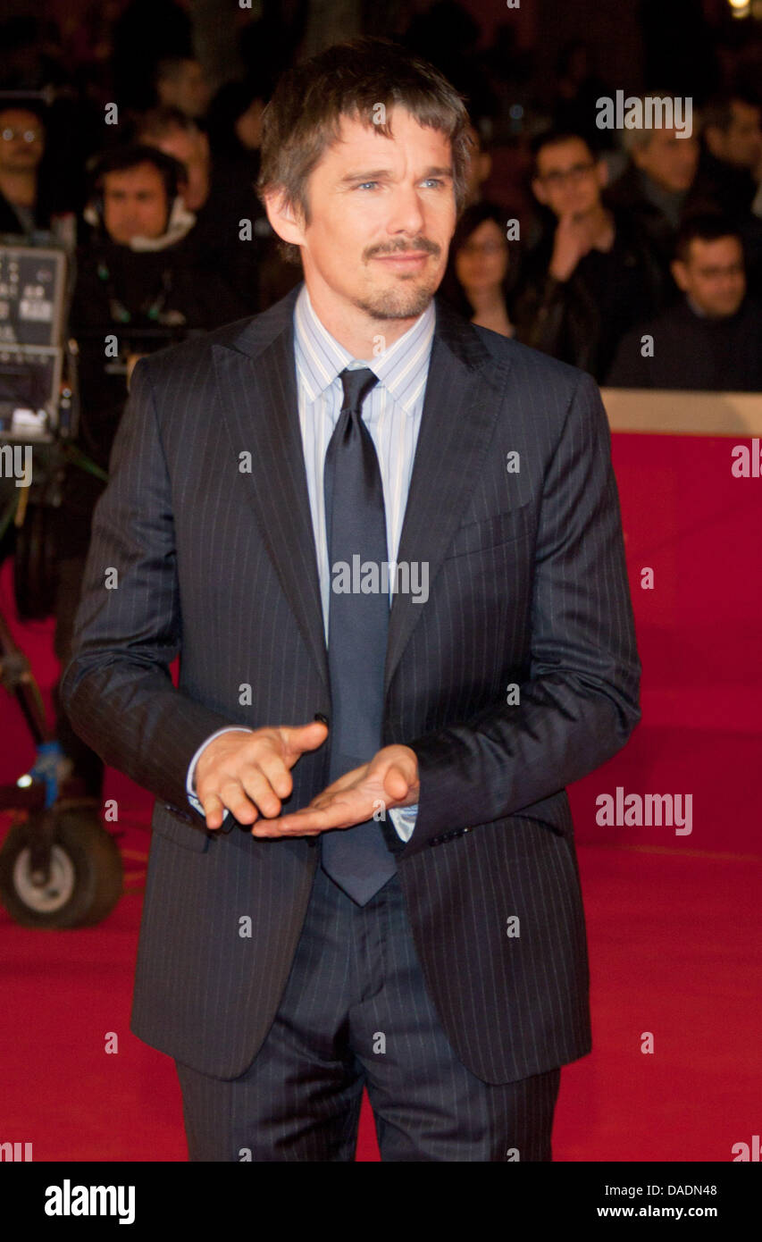 US actor Ethan Hawke attends the premiere of 'La Femme Du Cinquieme ...