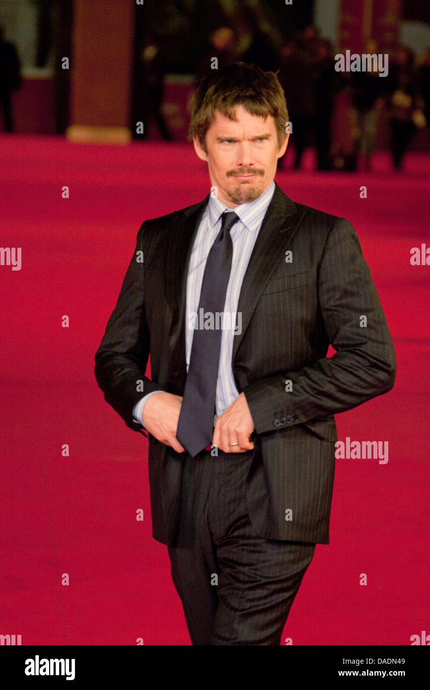 US actor Ethan Hawke attends the premiere of 'La Femme Du Cinquieme ...