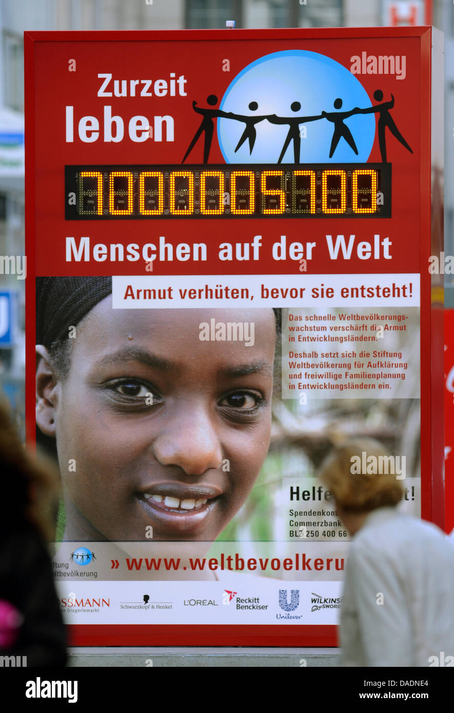 The world population clock shows the birth of the seven billion five ...