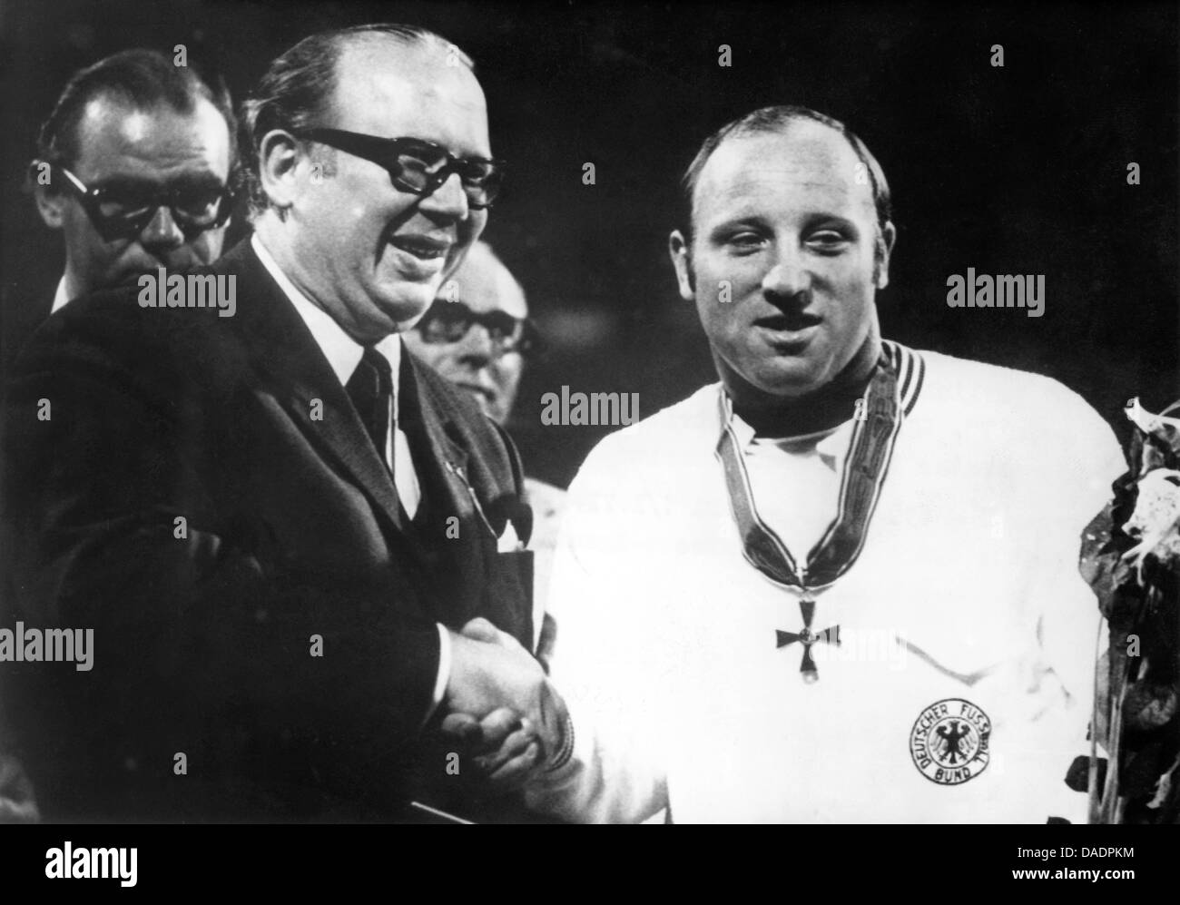 Uwe seeler, 1970 hi-res stock photography and images - Alamy