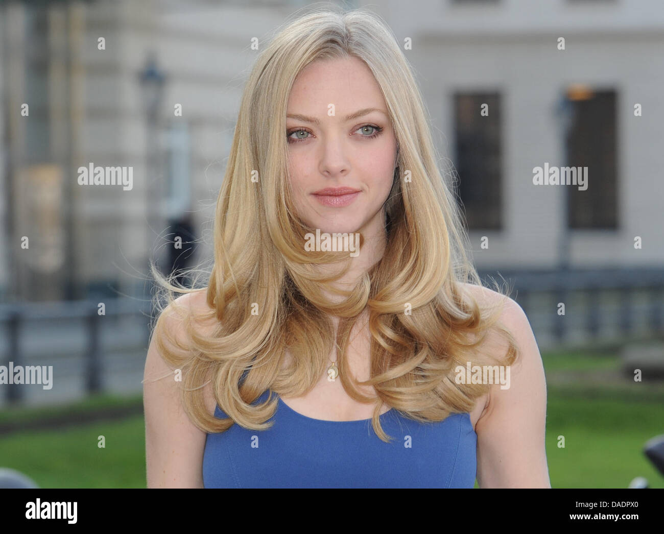 The an US actress Amanda Seyfried poses in front of the Brandenburg ...