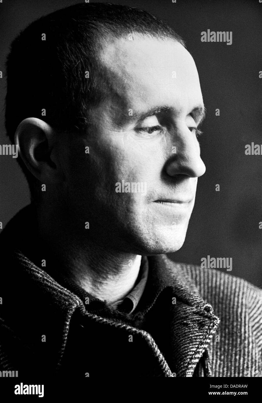 Bertolt brecht portrait hi-res stock photography and images - Alamy