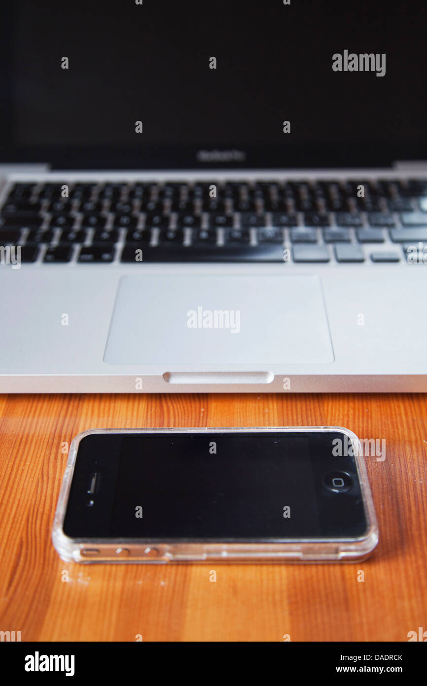 smartphone and laptop Stock Photo - Alamy