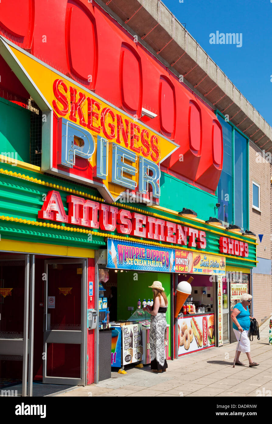 Skegness pier hi-res stock photography and images - Alamy