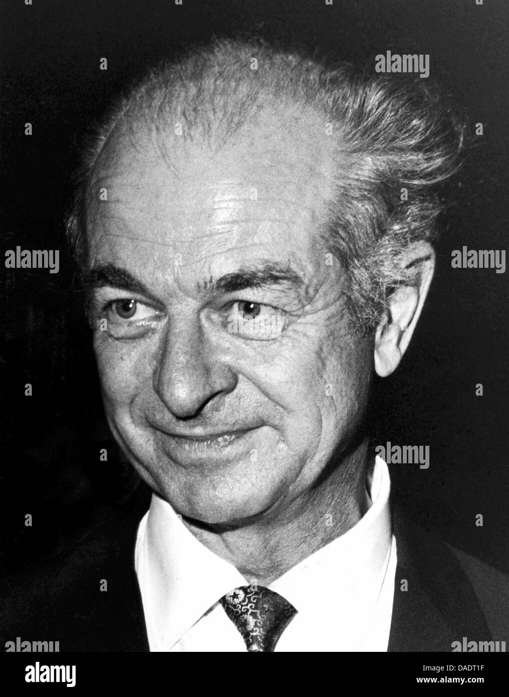 Linus Pauling in 1959. Portrait by photographer Fred Stein (1909-1967 ...