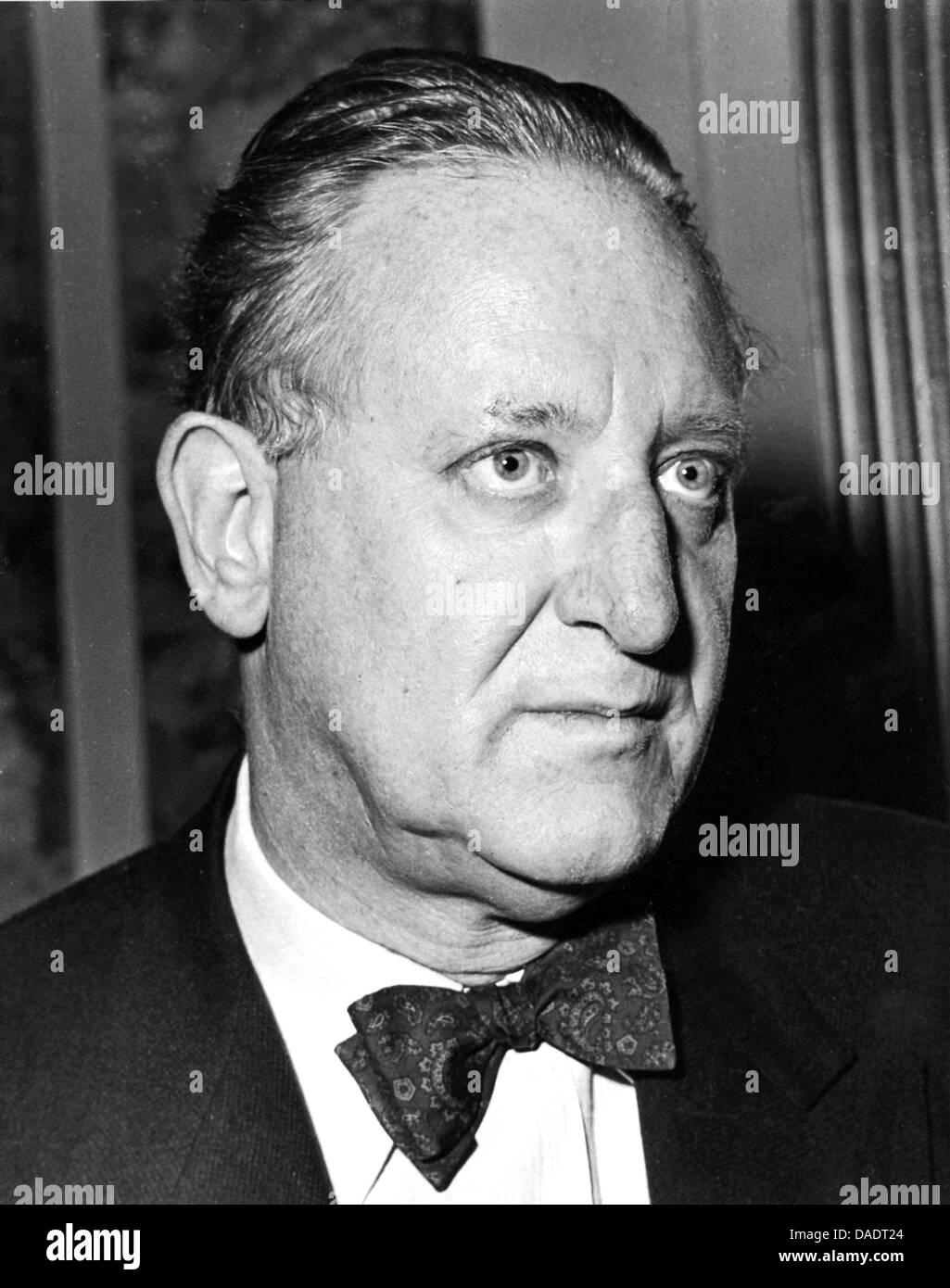 John gunther Black and White Stock Photos & Images - Alamy