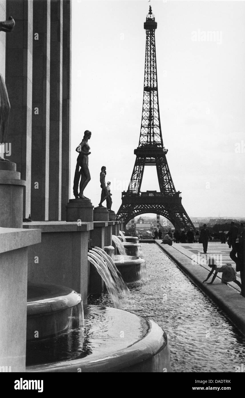 Paris 1934, Eiffel Tower. Image by photographer Fred Stein (1909-1967 ...