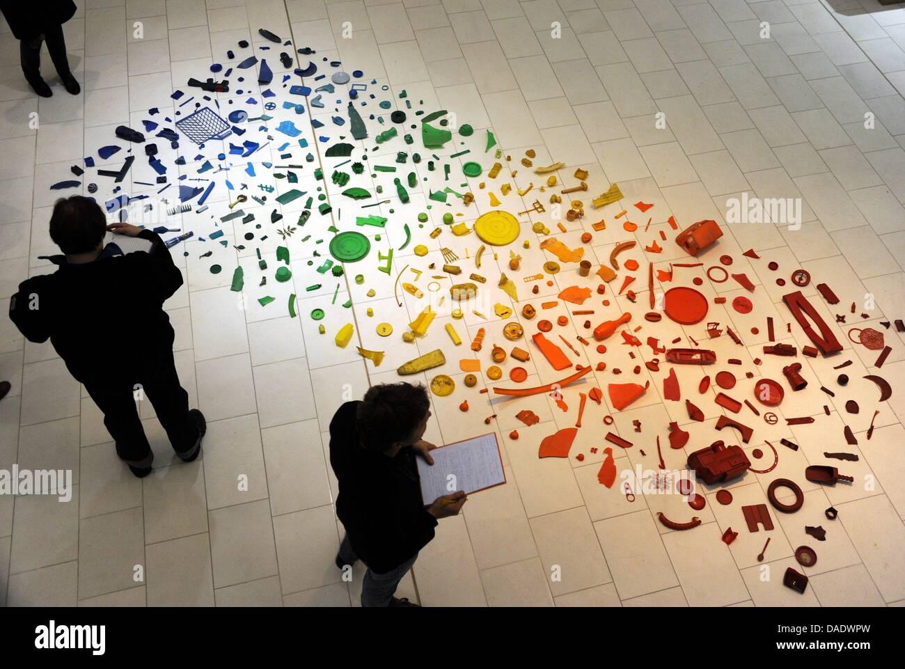 Artist tony cragg hi-res stock photography and images - Alamy