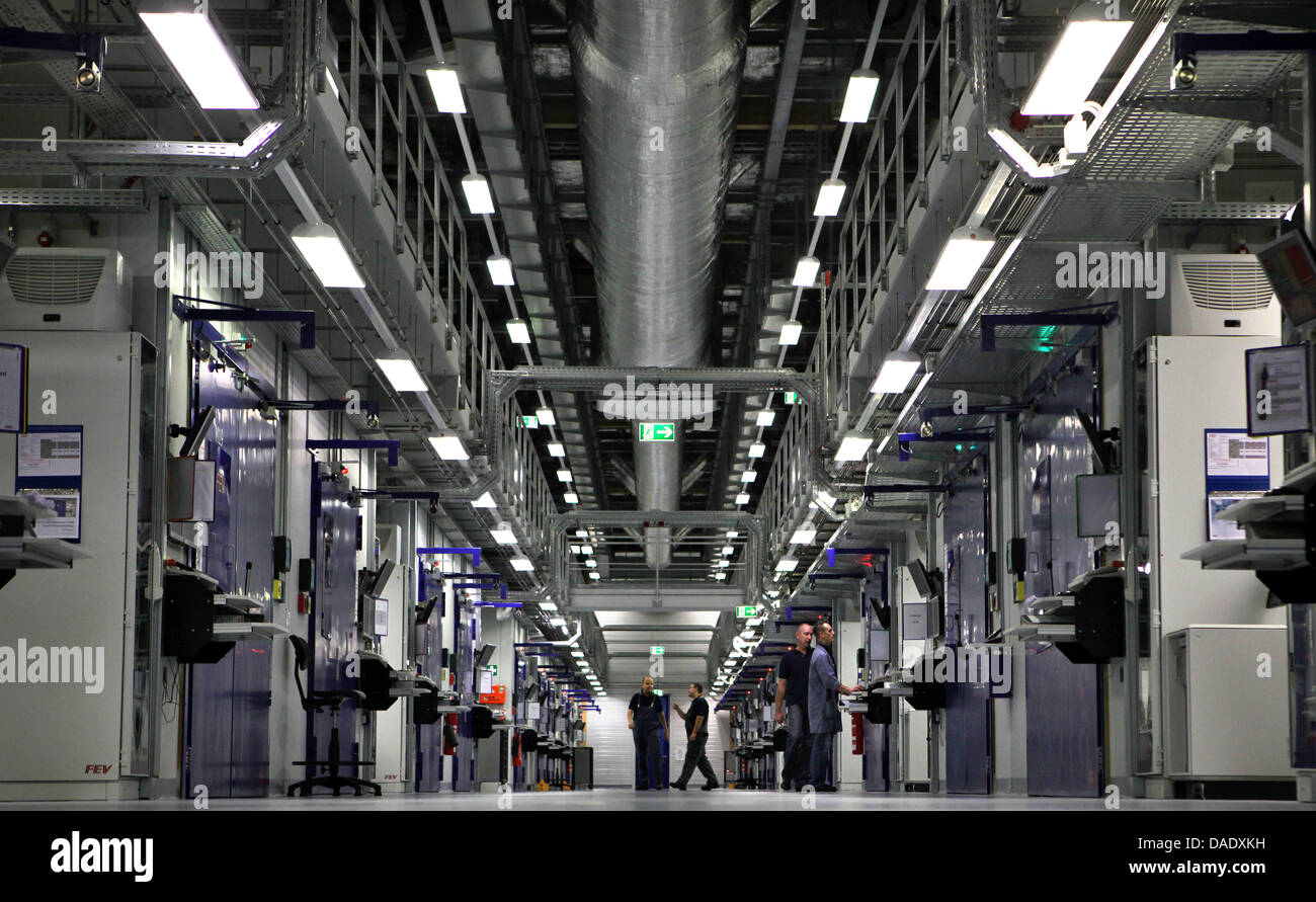 FEV employees monitor engine testing stations in Sandersdorf-Brehna ...
