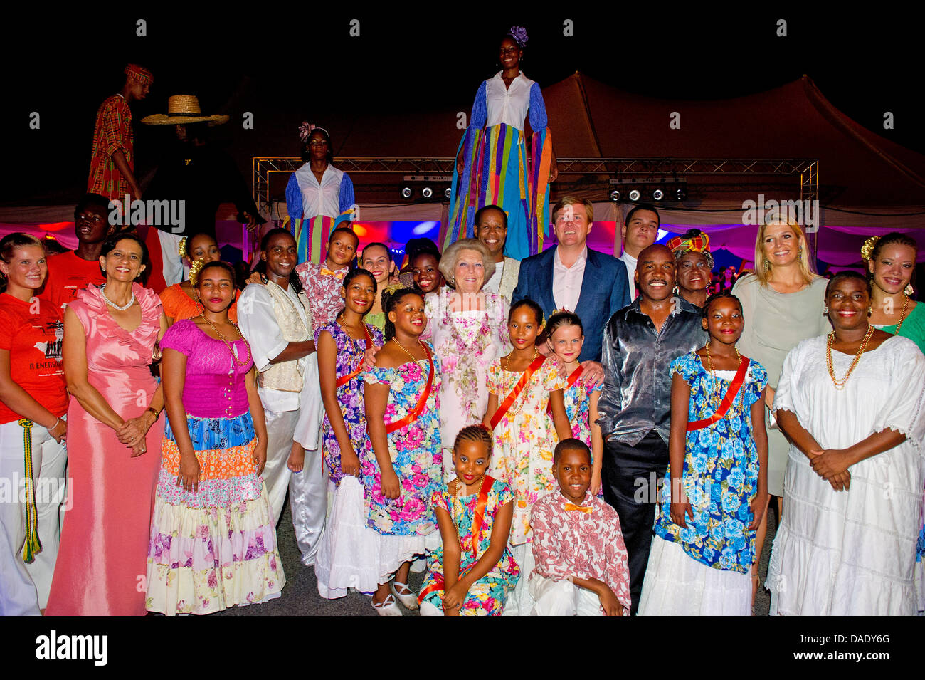 Dutch Crown Prince Willem-Alexander and Queen Beatrix (both C) visit a ...