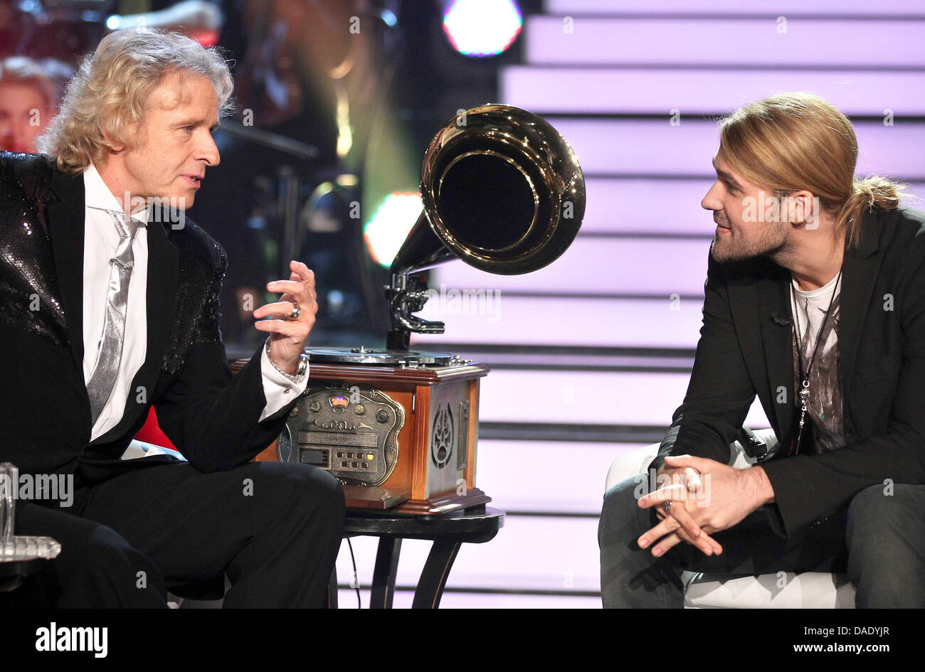 Der Musiker David Garrett (r) und Moderator Thomas Gottschalk ...