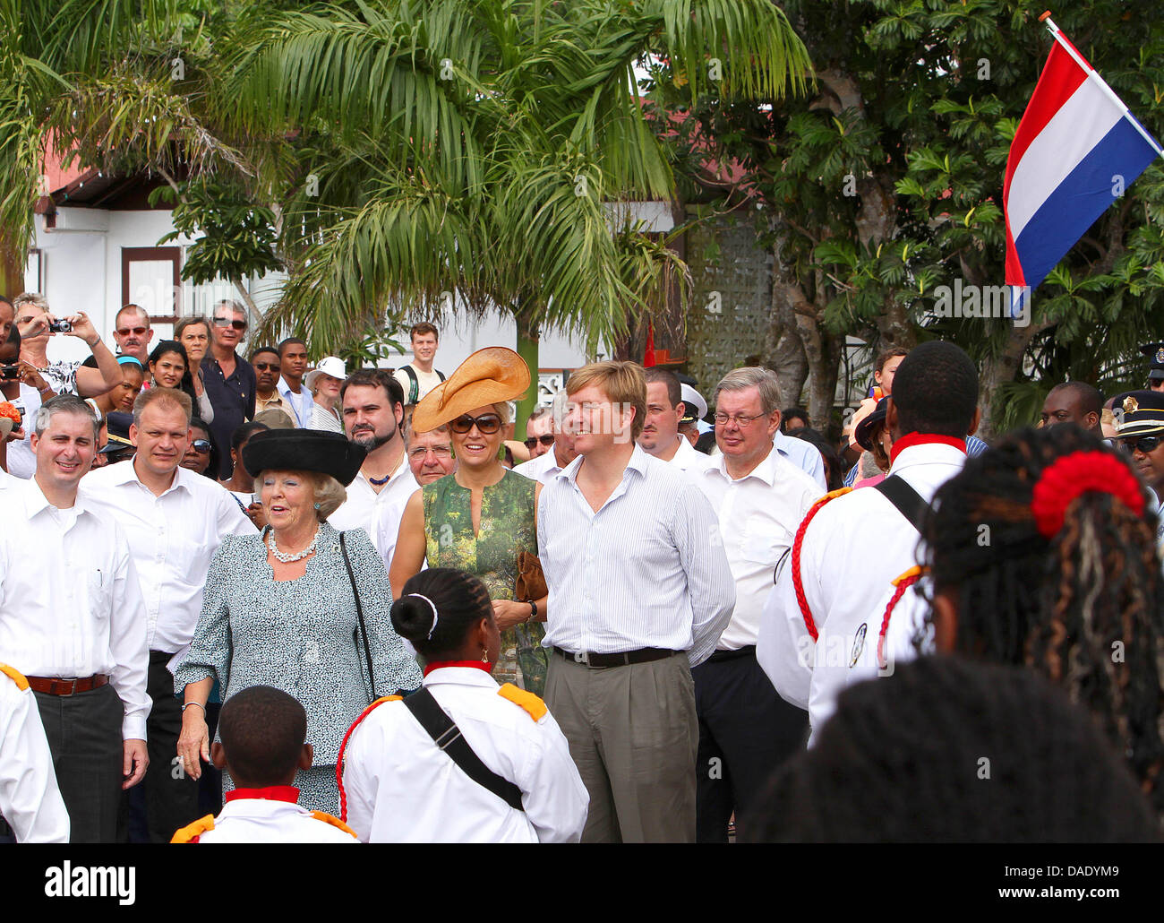 Queen Beatrix of the Netherlands, Prince Willem-Alexander and Princess ...