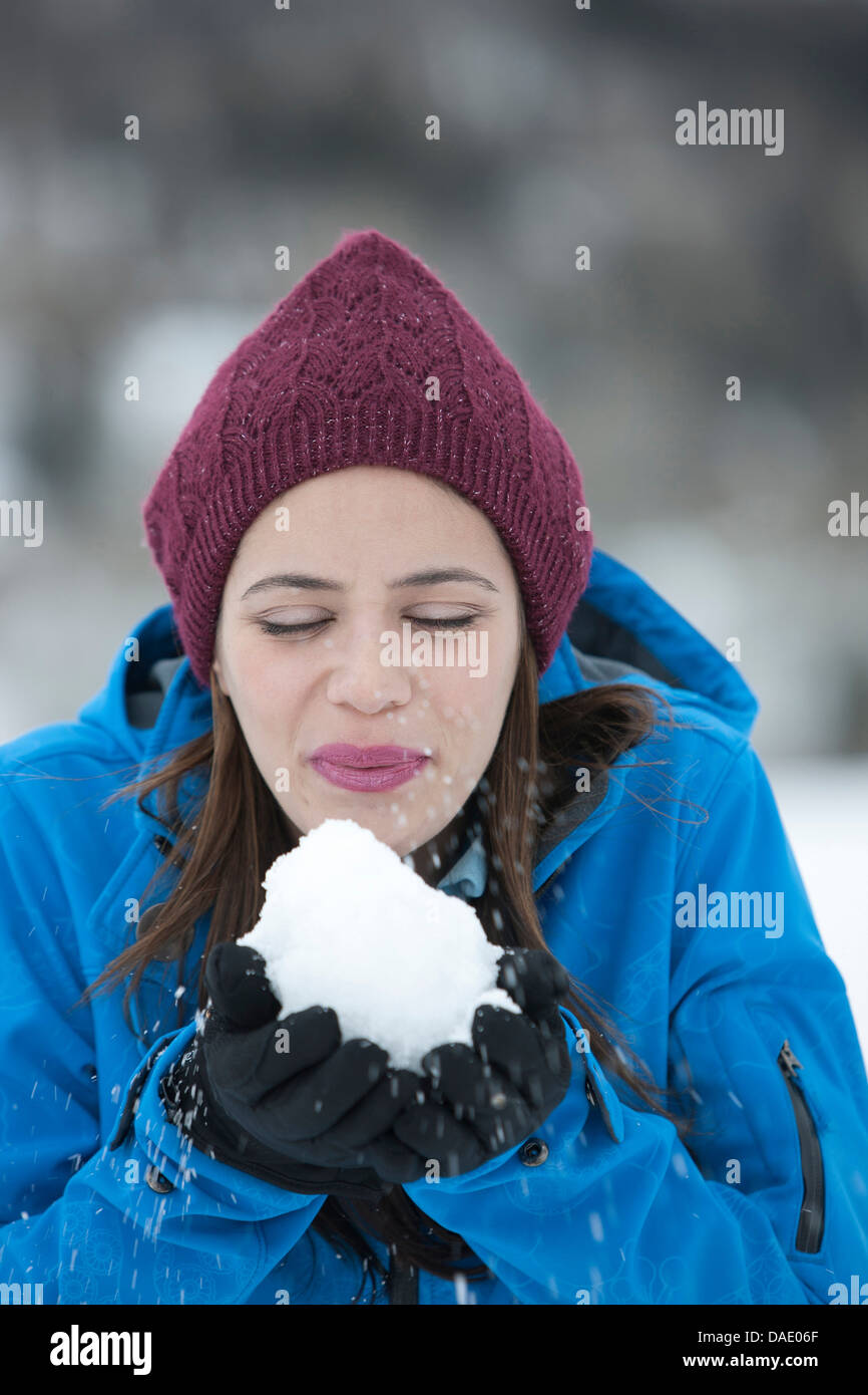 Snowball on head hi-res stock photography and images - Alamy