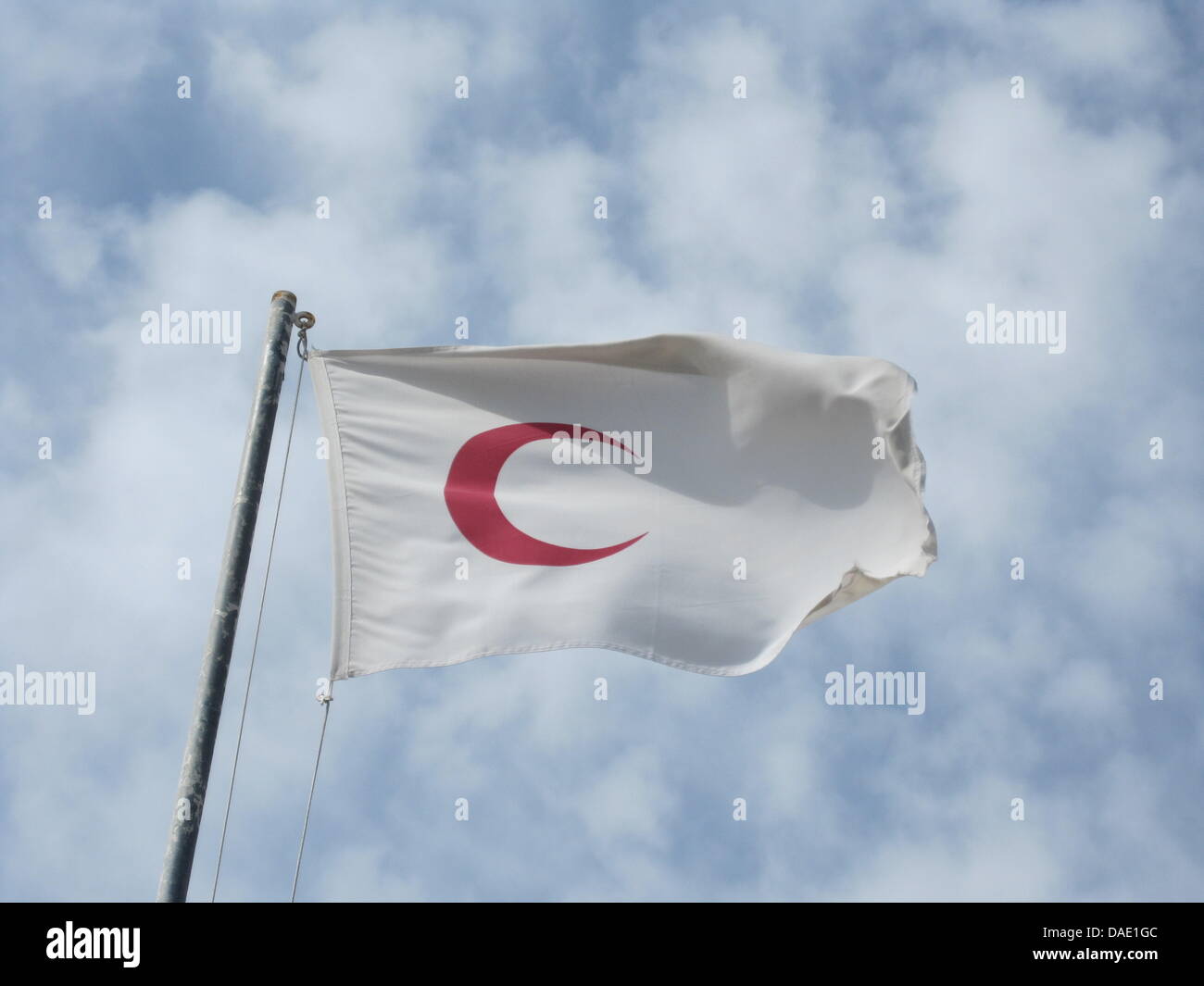 Turkish red crescent hi-res stock photography and images - Alamy