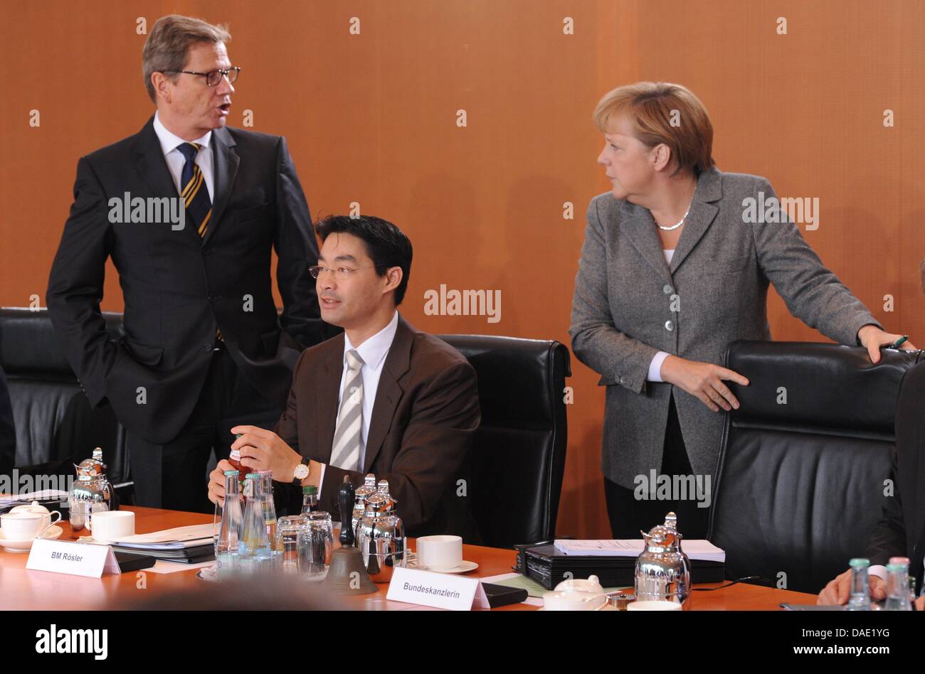 German Chancellor Angela Merkel (CDU, R) and German Foreign Minister ...