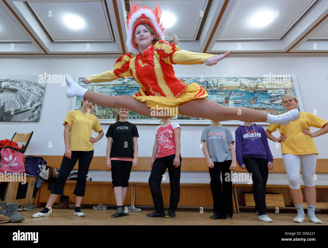 Funkenmariechen hi-res stock photography and images - Alamy