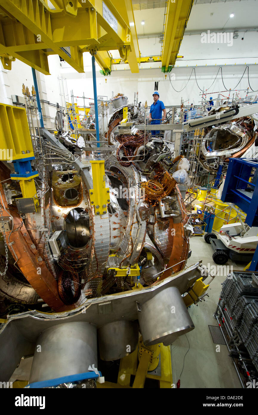 Nuclear fusion reactor hi-res stock photography and images - Alamy