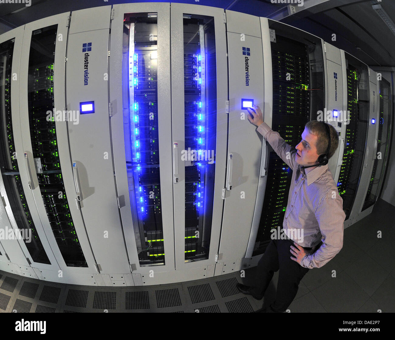Computer scientist Oliver Rebentrost of the TU Bergakademie Freiberg ...