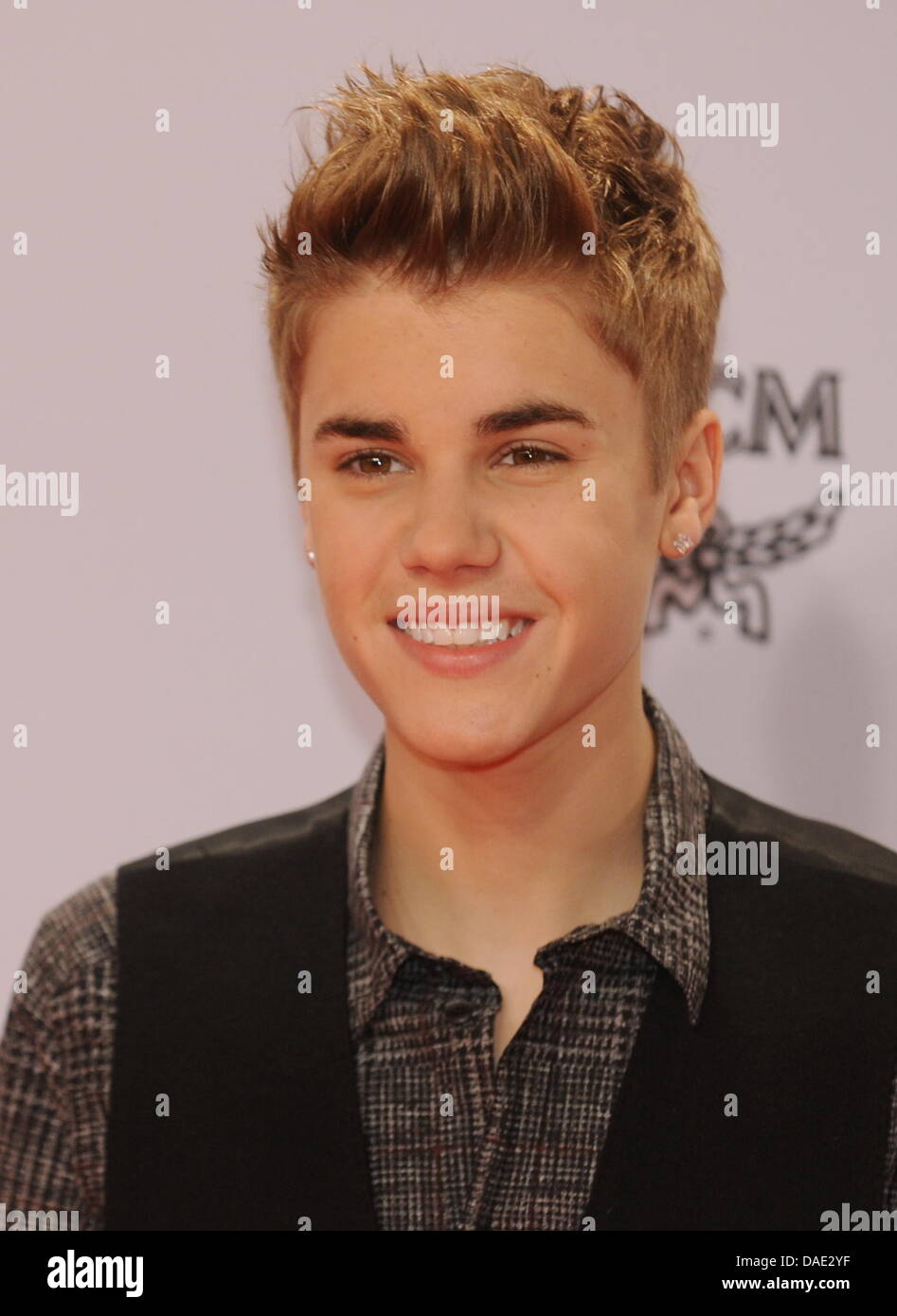 Canadian singer Justin Bieber arrives for the Bambi award in Wiesbaden ...