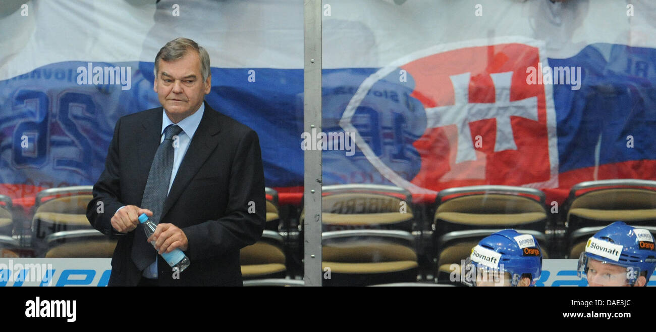 The head coach of the Slovakian national ice hockey team, Vladimir ...