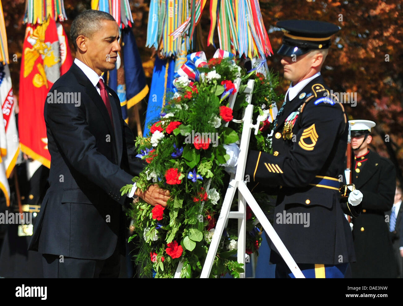 epa03000260 US President Barack Obama and Major General Michael S ...