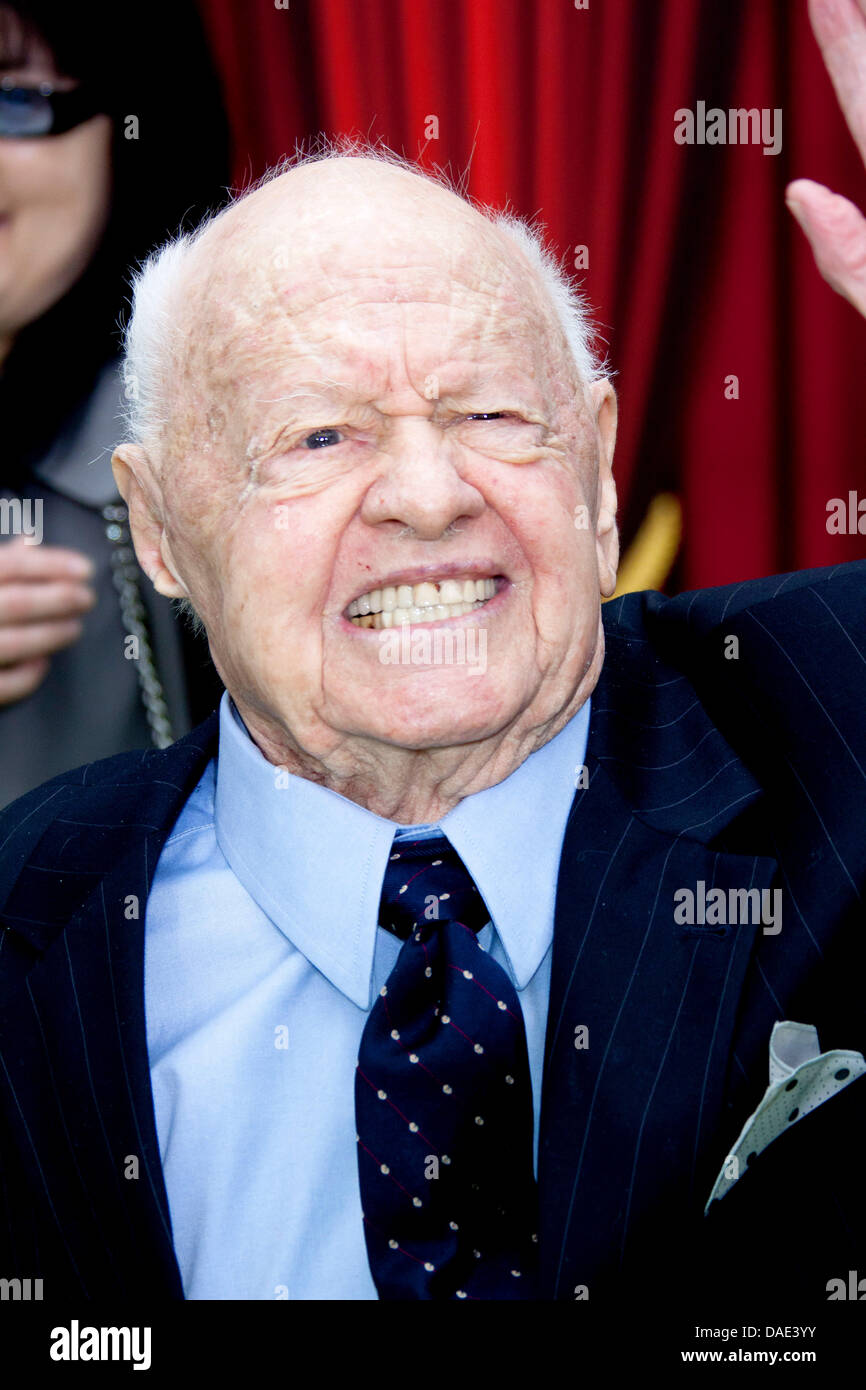 US actor Mickey Rooney arrives at the World Premiere of 'The Muppets ...