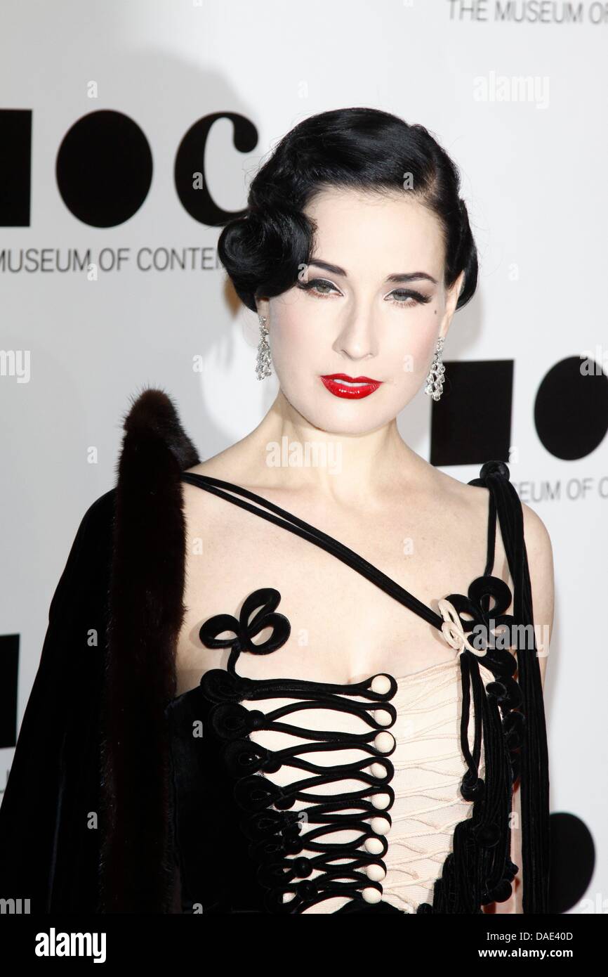 Burlesque dancer dita von teese High Resolution Stock Photography and ...