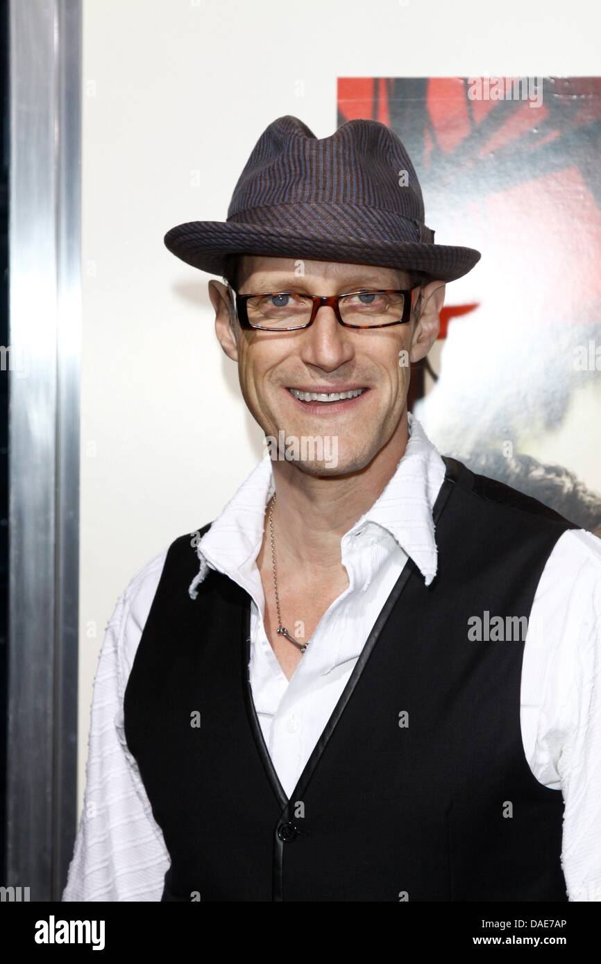 Actor Christopher Heyerdahl arrives at the Premiere of "The Descendants ...