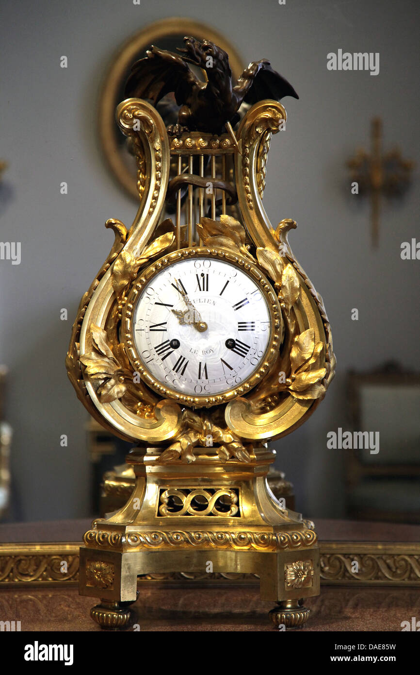 Pendule High Resolution Stock Photography and Images - Alamy