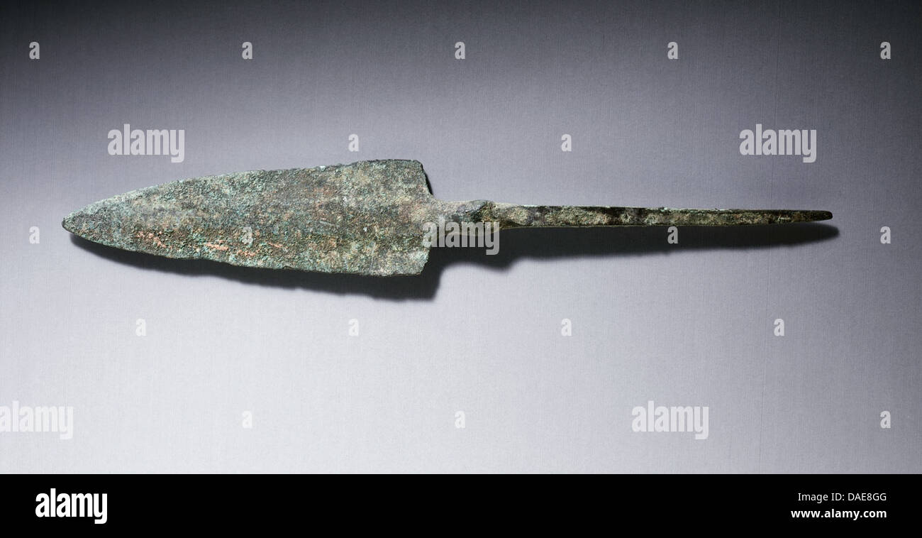 An ancient arrowhead, part of LACMA’s archaeological collection ...