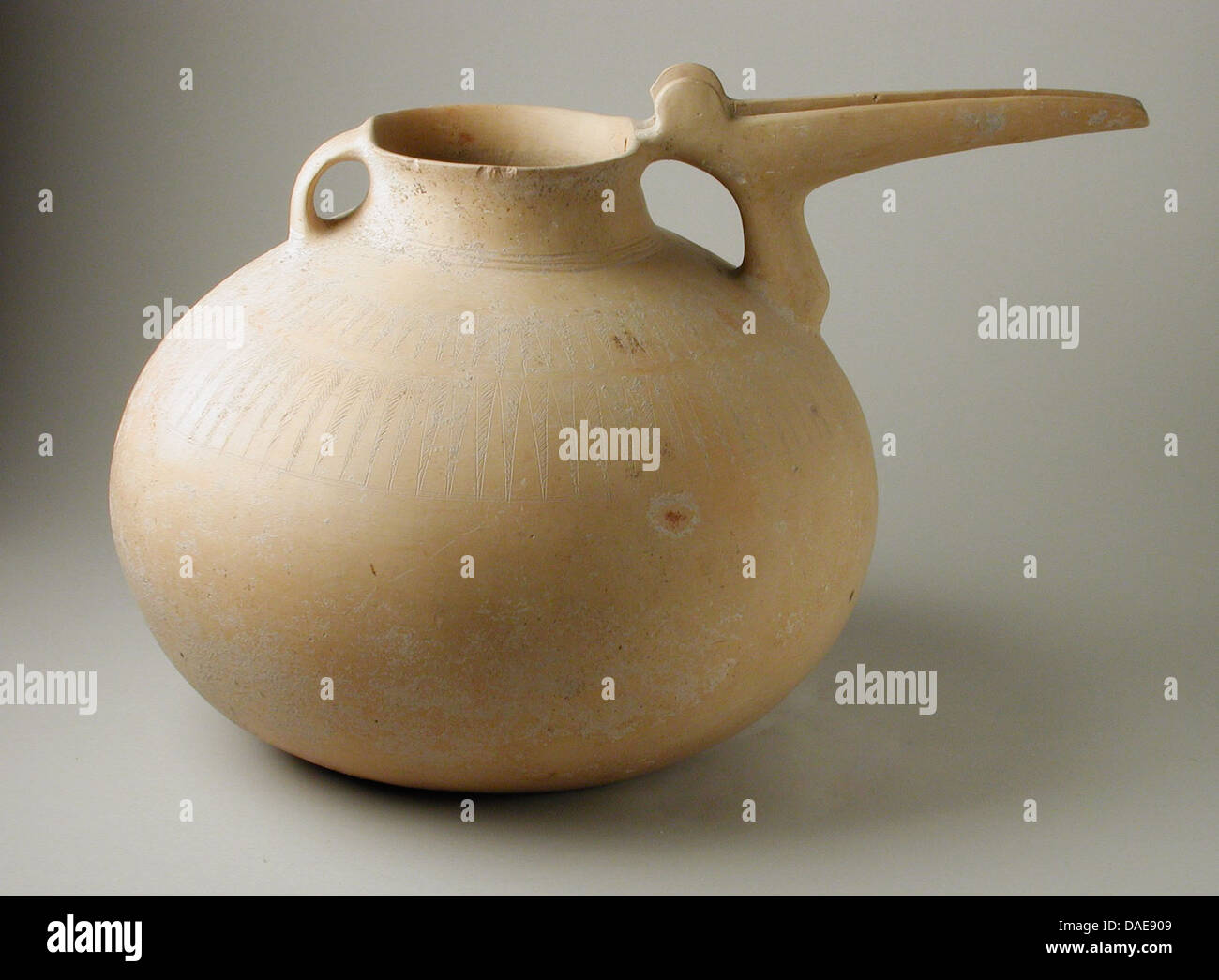 Libation vessel hi-res stock photography and images - Alamy