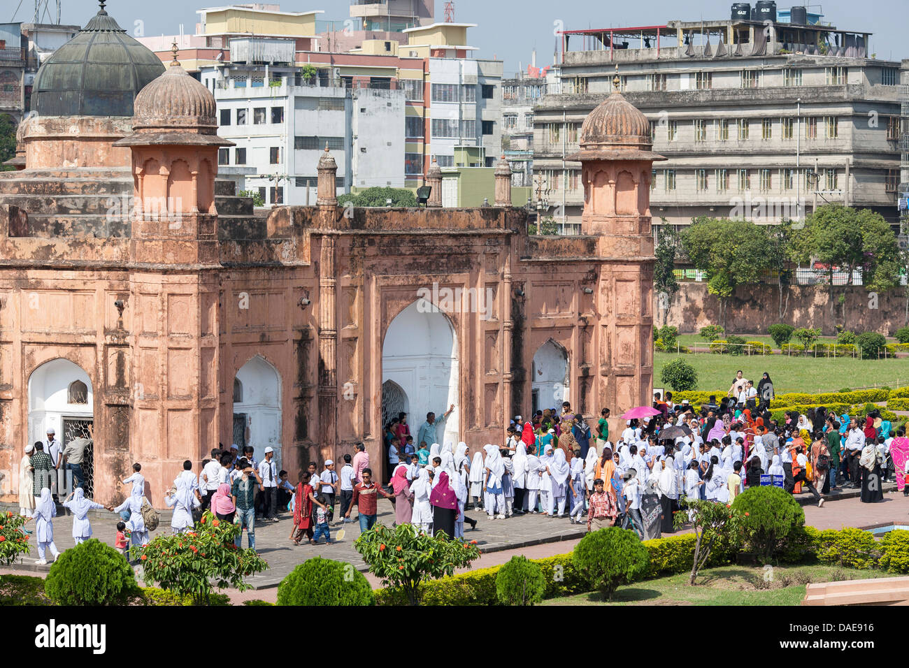 A large crowd of Bangladeshi children Lalbagh Fort in the center ...