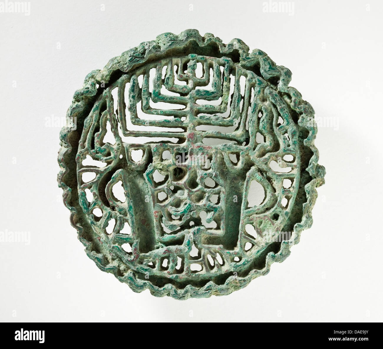 This compartmented seal features intricate carvings of two mouflons ...