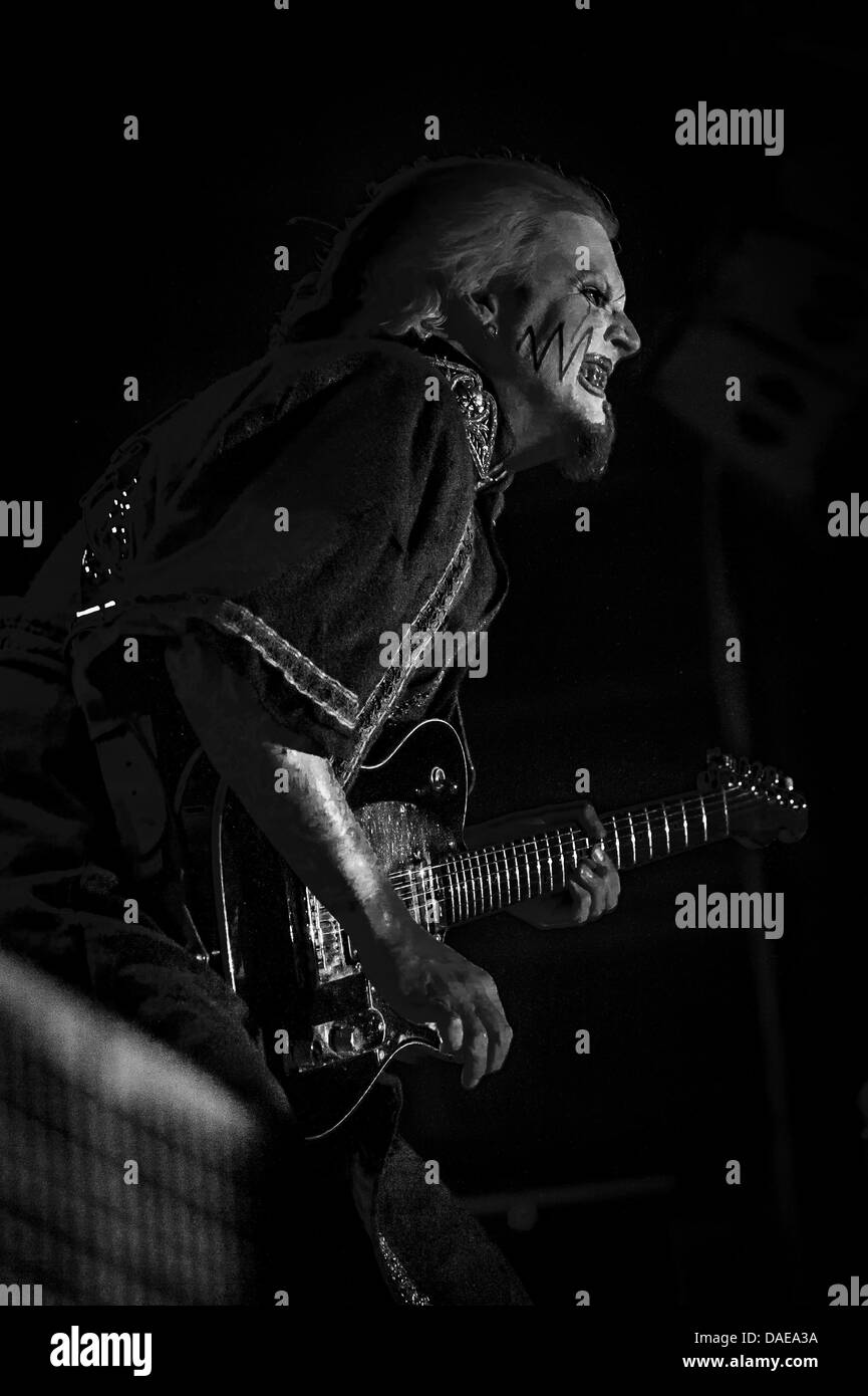 John 5 Guitarist 2013 Interview John 5 Of Rob Zombie Cryptic Rock