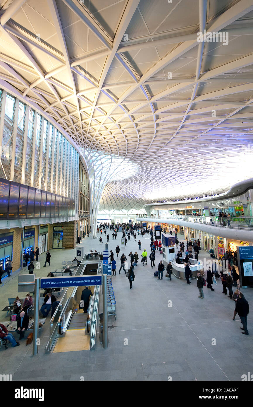 Kings cross station escalators hi-res stock photography and images - Alamy