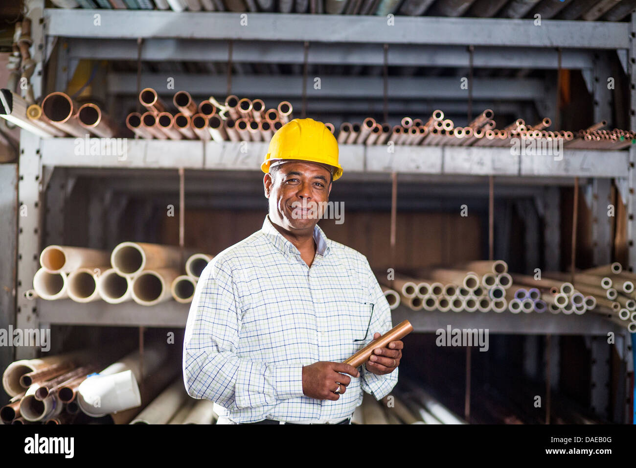 Warehouse inventory check hi-res stock photography and images - Alamy