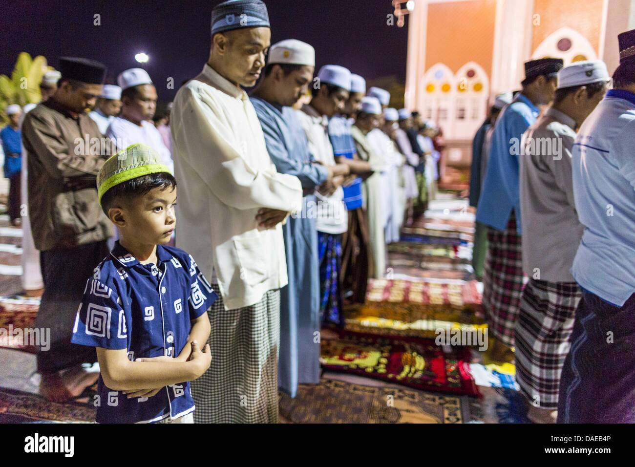 Pattani central mosque hi-res stock photography and images - Alamy