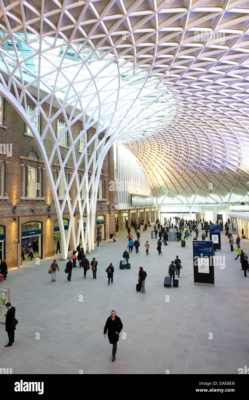 Western concourse area of Kings Cross Railway Station, terminus station ...