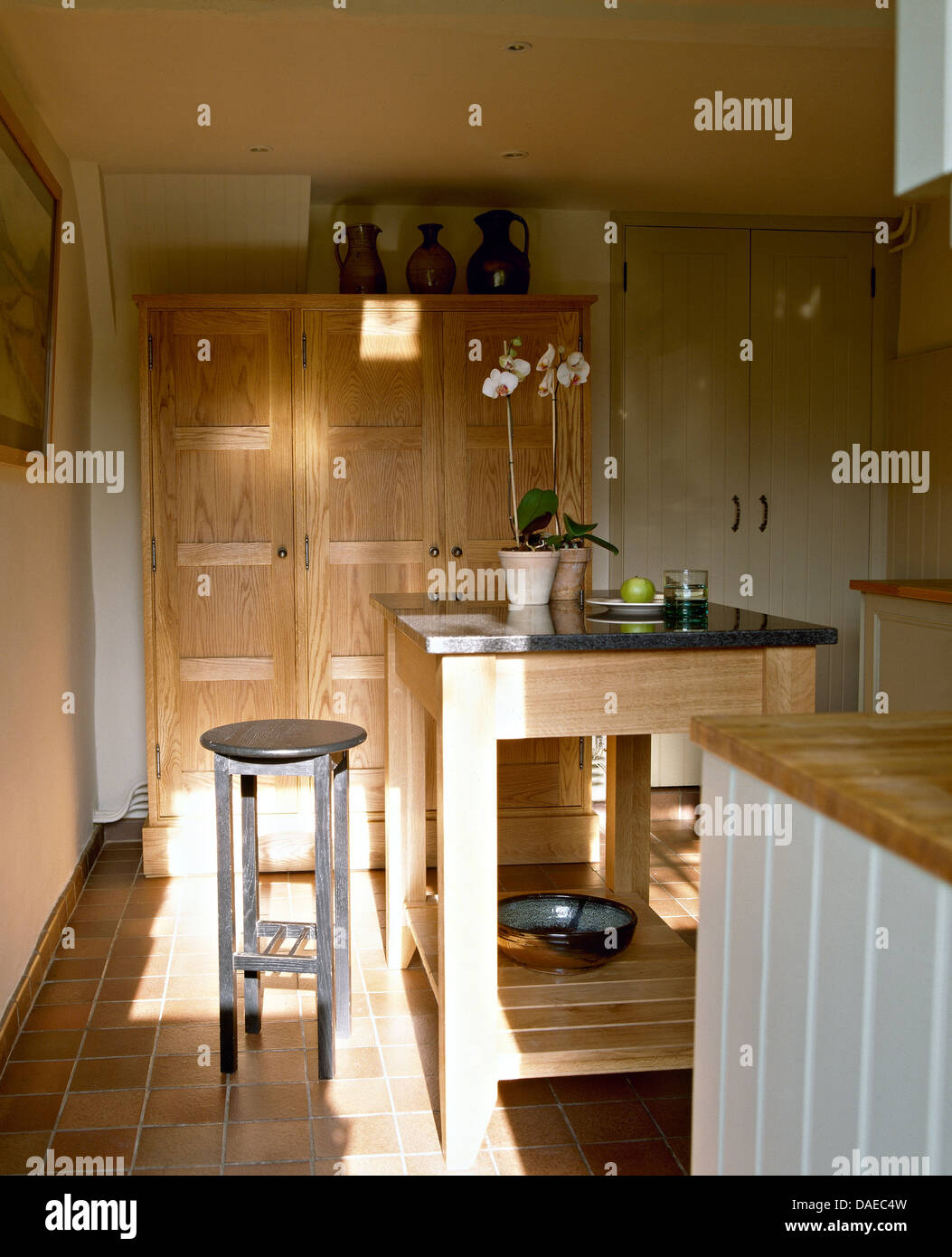 Shaker style kitchens hi-res stock photography and images - Alamy